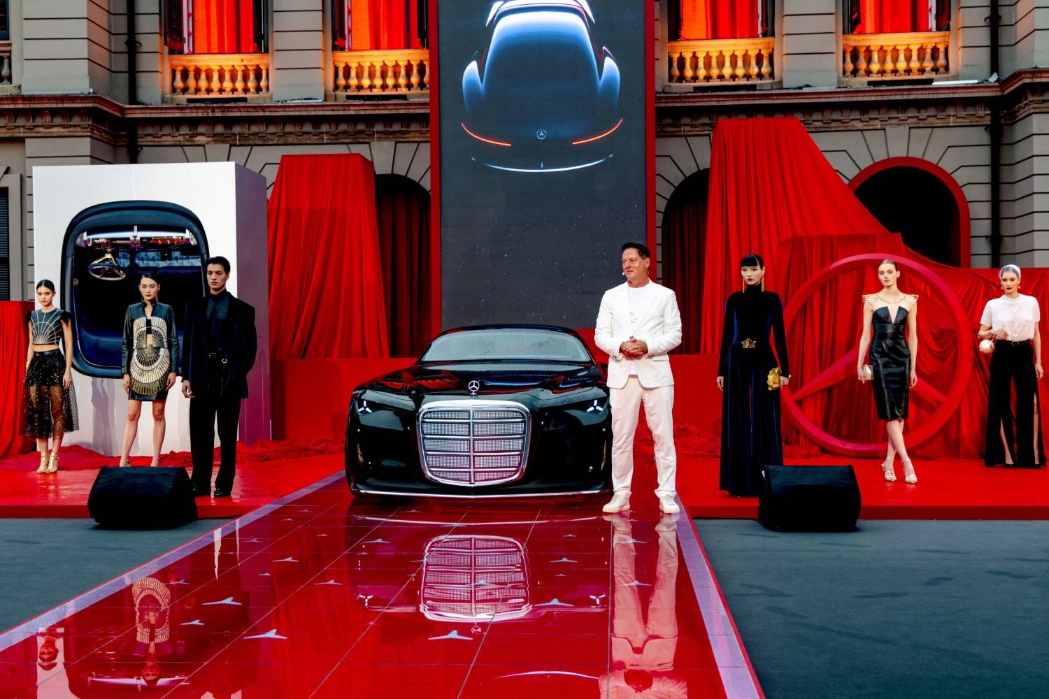 Mercedes-Benz Vision Iconic: Eine Skulptur in Bewegung