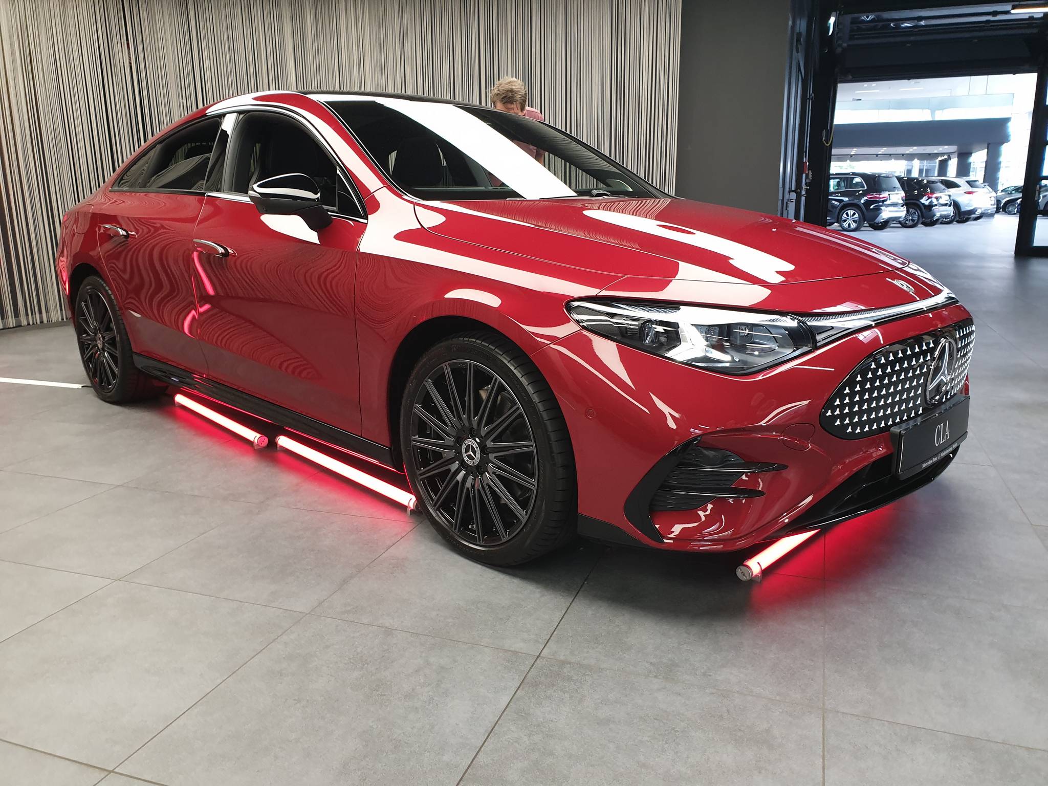 Neuer Mercedes-Benz CLA zeigt sich erstmals im Handel