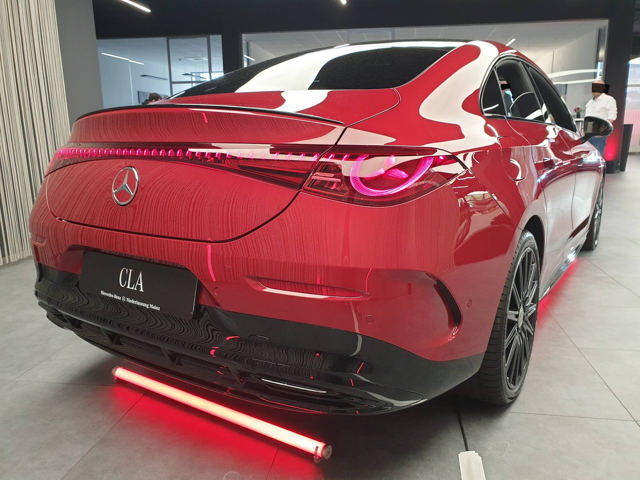 Neuer Mercedes-Benz CLA zeigt sich erstmals im Handel