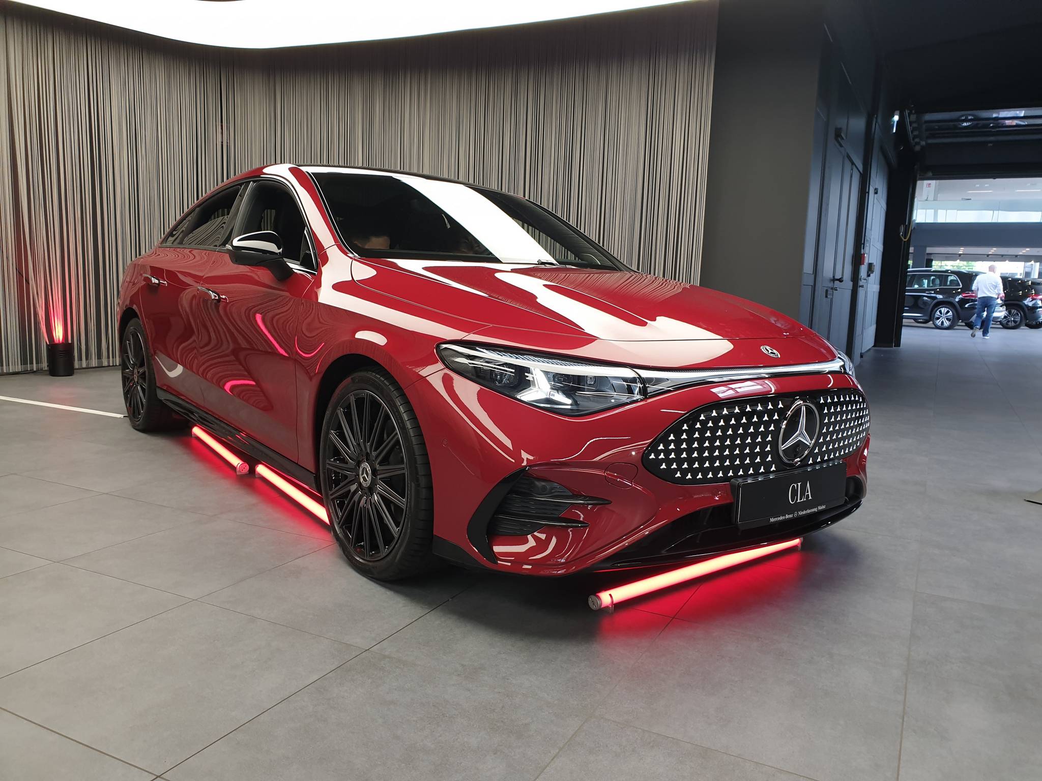 Neuer Mercedes-Benz CLA zeigt sich erstmals im Handel