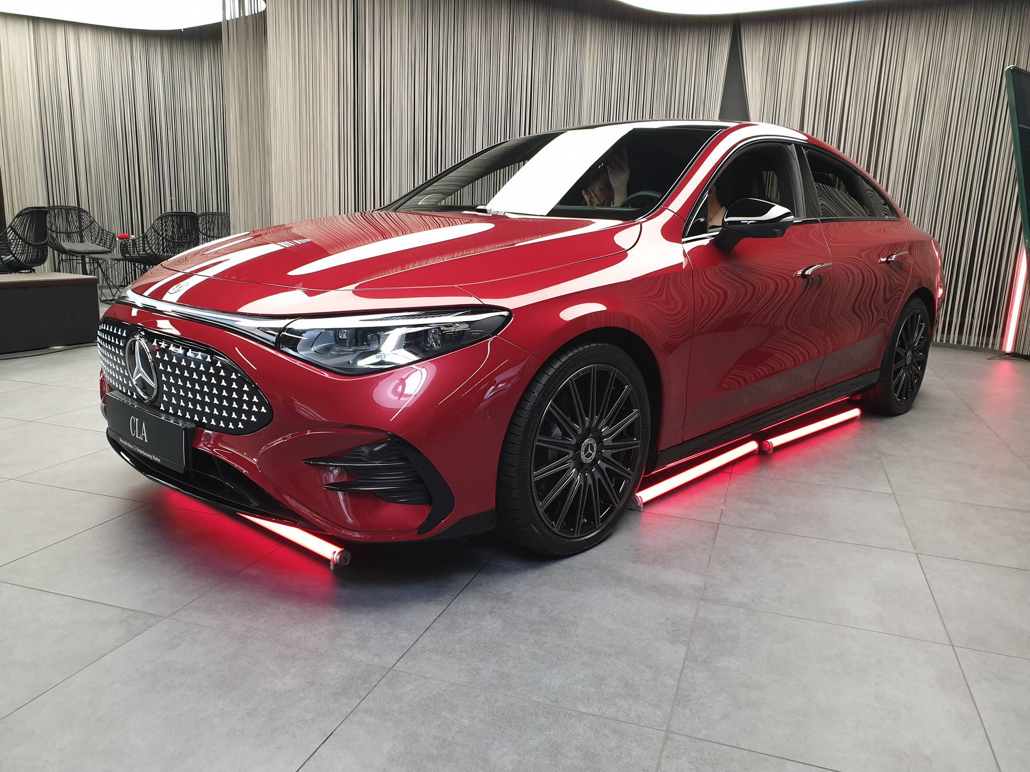 Neuer Mercedes-Benz CLA zeigt sich erstmals im Handel