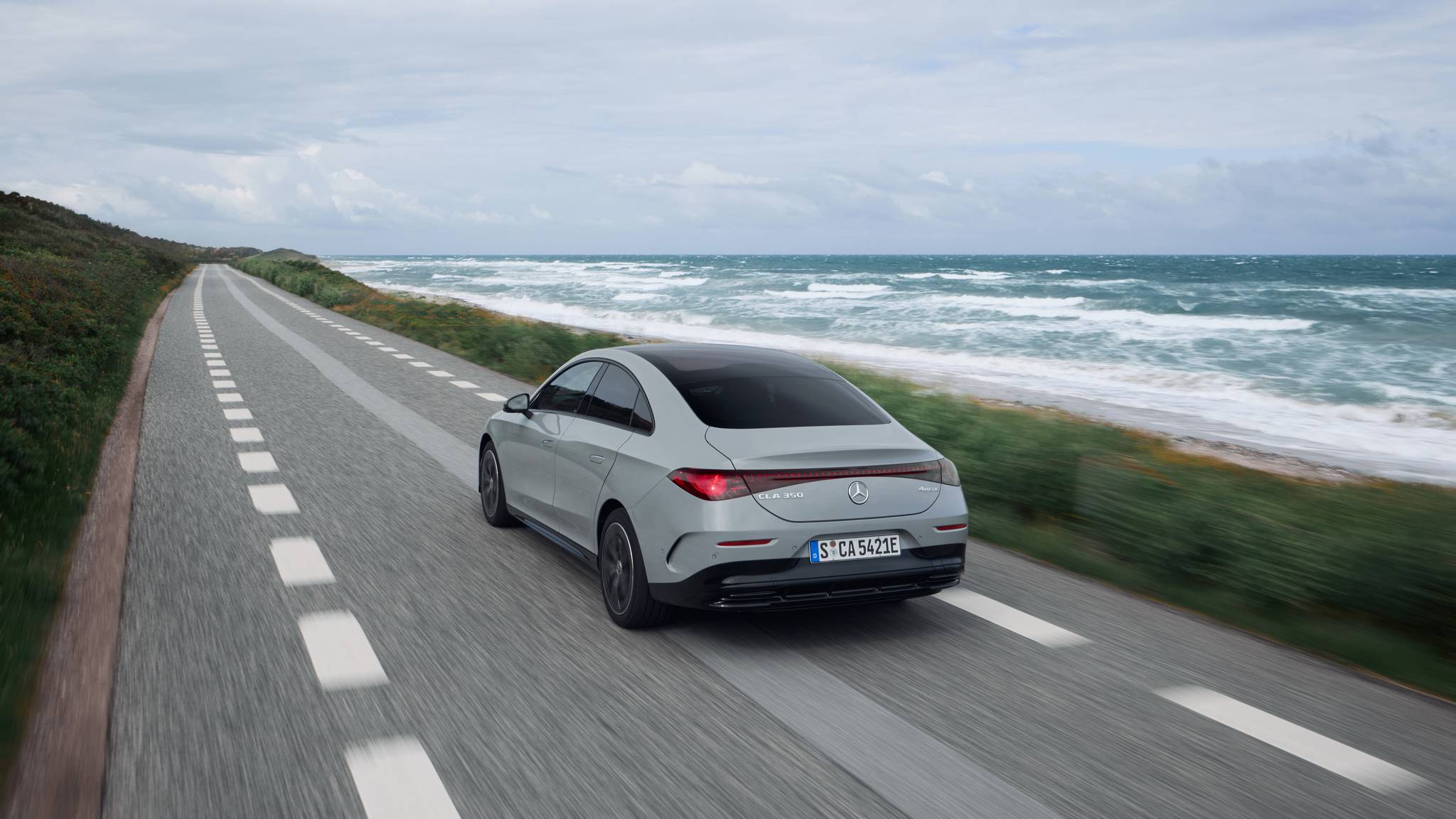Mercedes-Benz CLA mit EQ Technologie – vier Lackierungen im Fokus