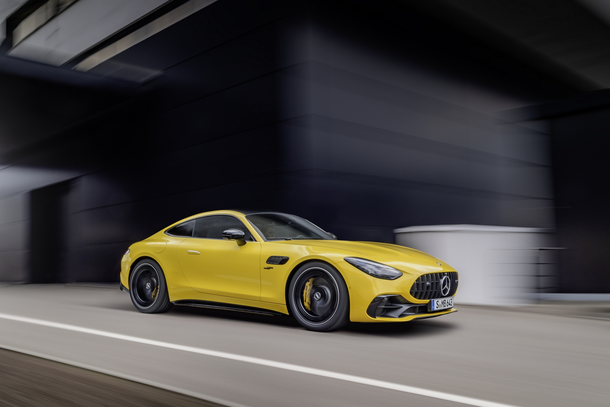 4-Zylinder Mercedes-AMG GT 43 leistet 310 kW / 422 PS