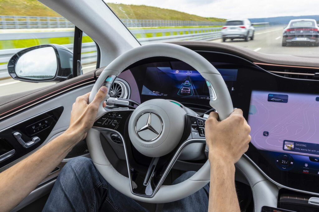 Der DRIVE PILOT der neuen S-Klasse & EQS kann Level 3