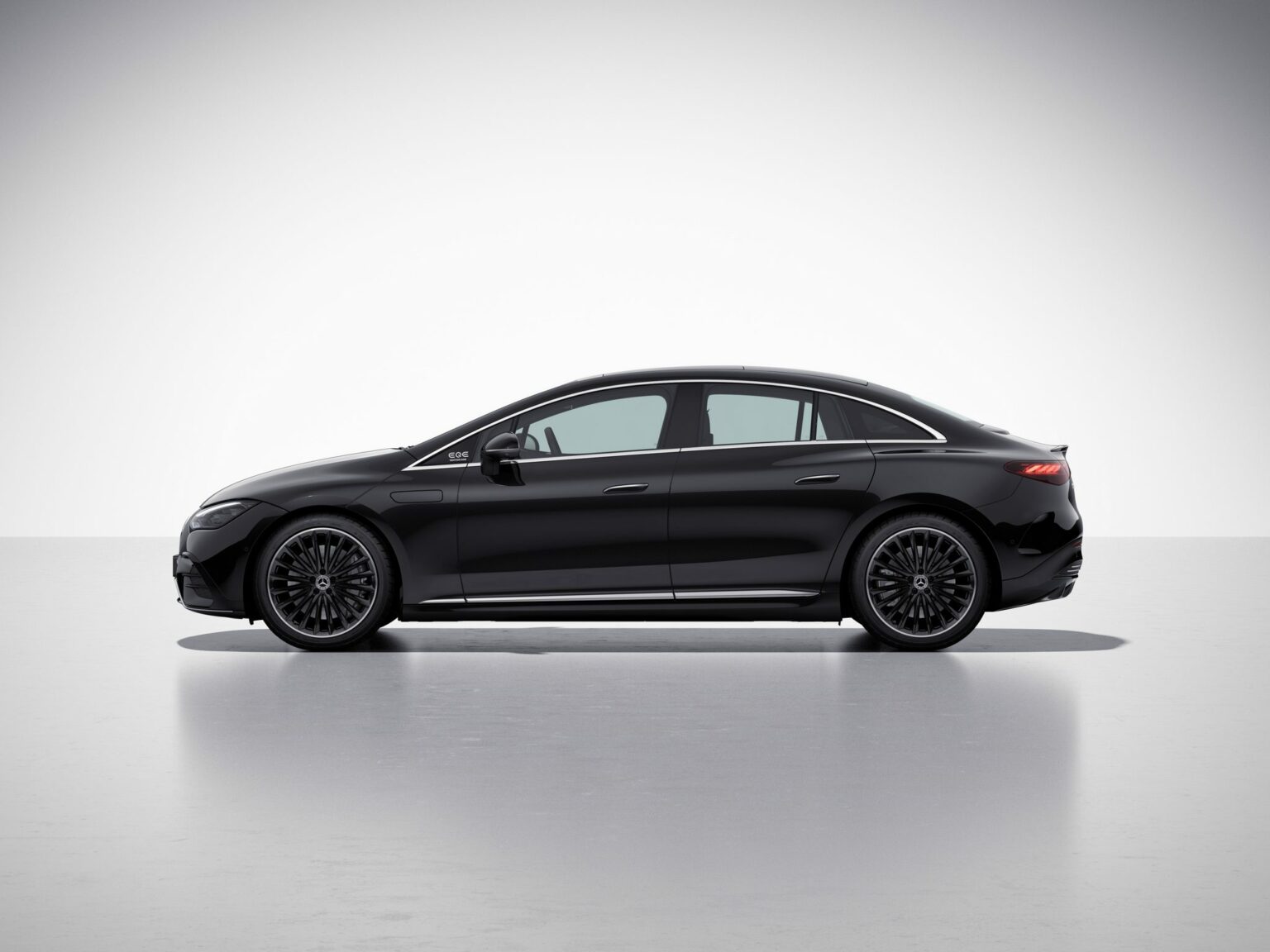 Blick auf die EDITION 1 des neuen EQE von Mercedes-Benz #V295