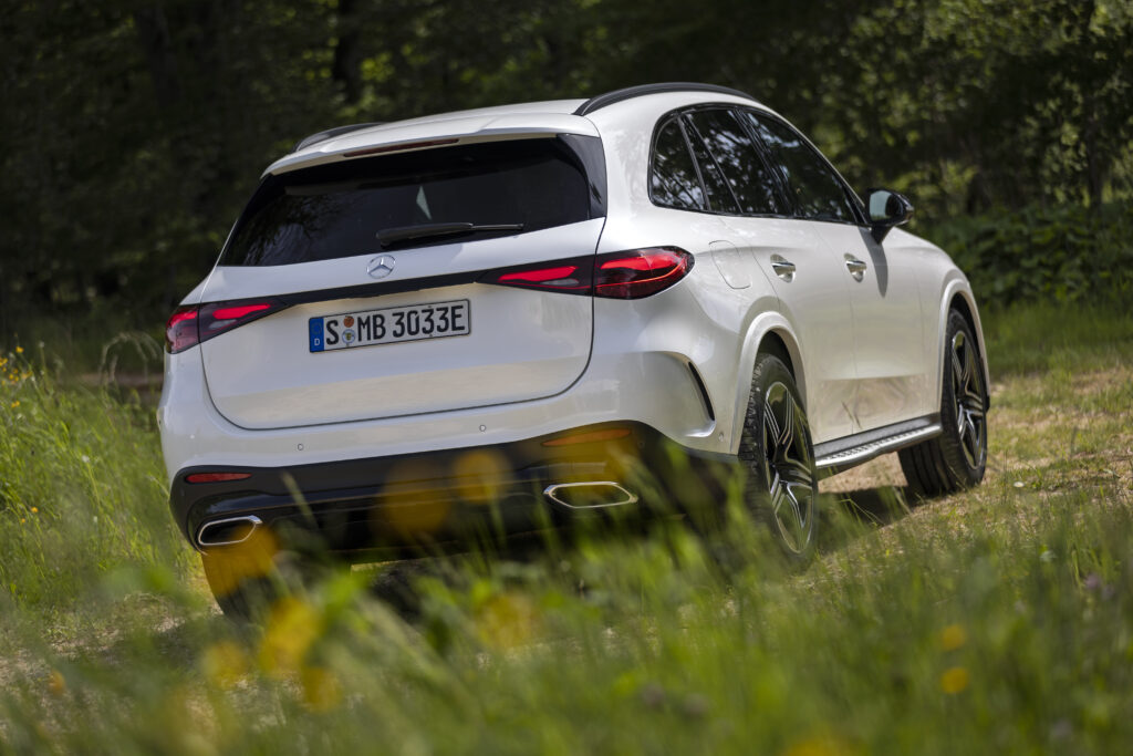 Neue GLC Generation erhält optional transparente Motorhaube