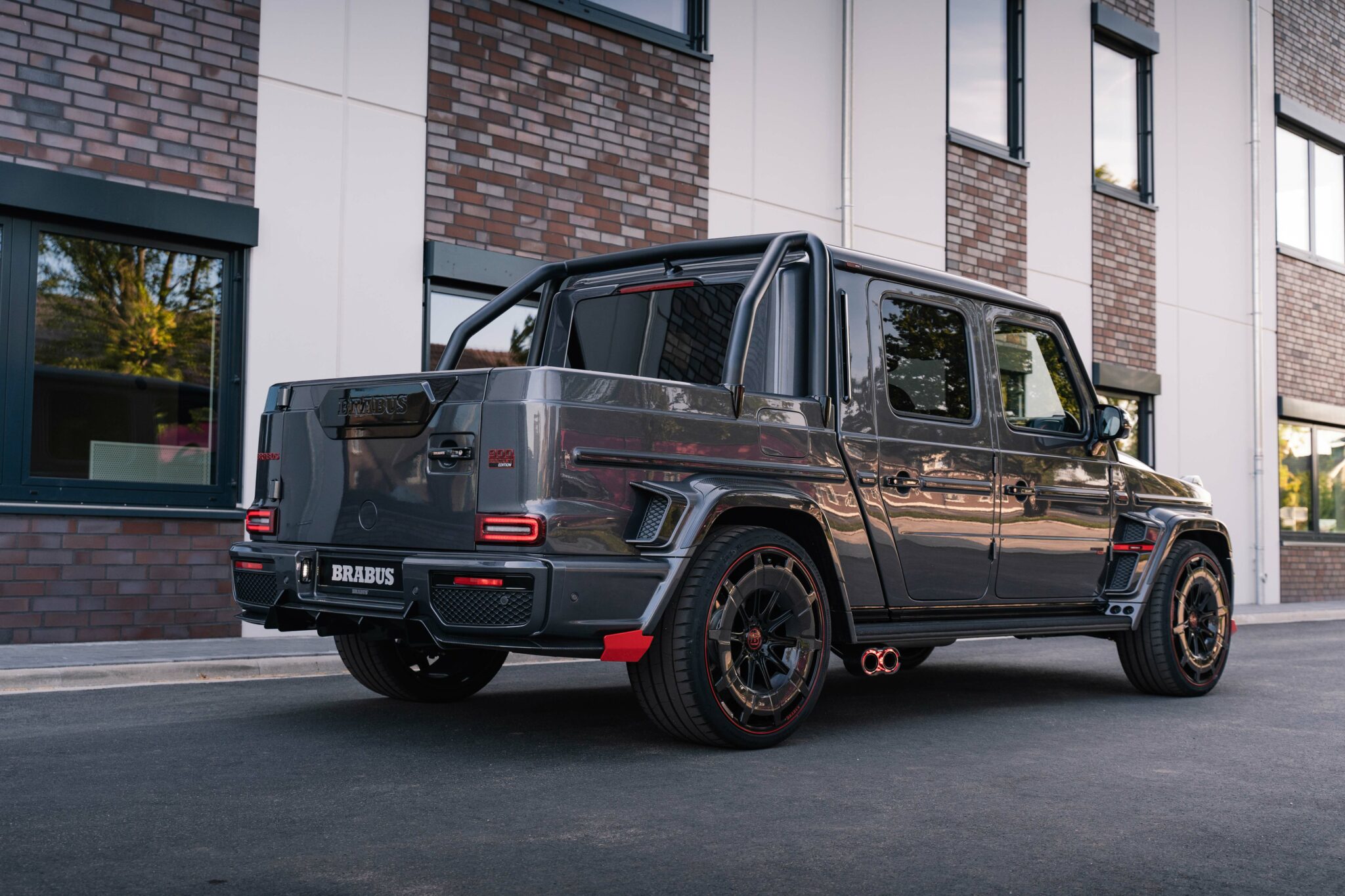 BRABUS zeigt P 900 Rocket Edition Pickup auf G 63 Basis