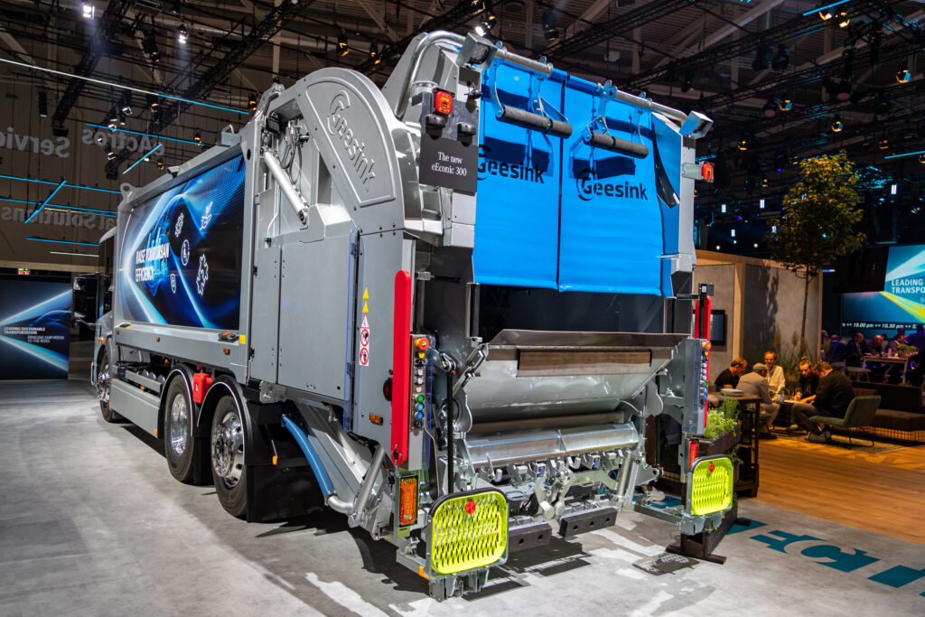 Mercedes-Benz zeigt e-Econic auf der IAA Transportation 2022