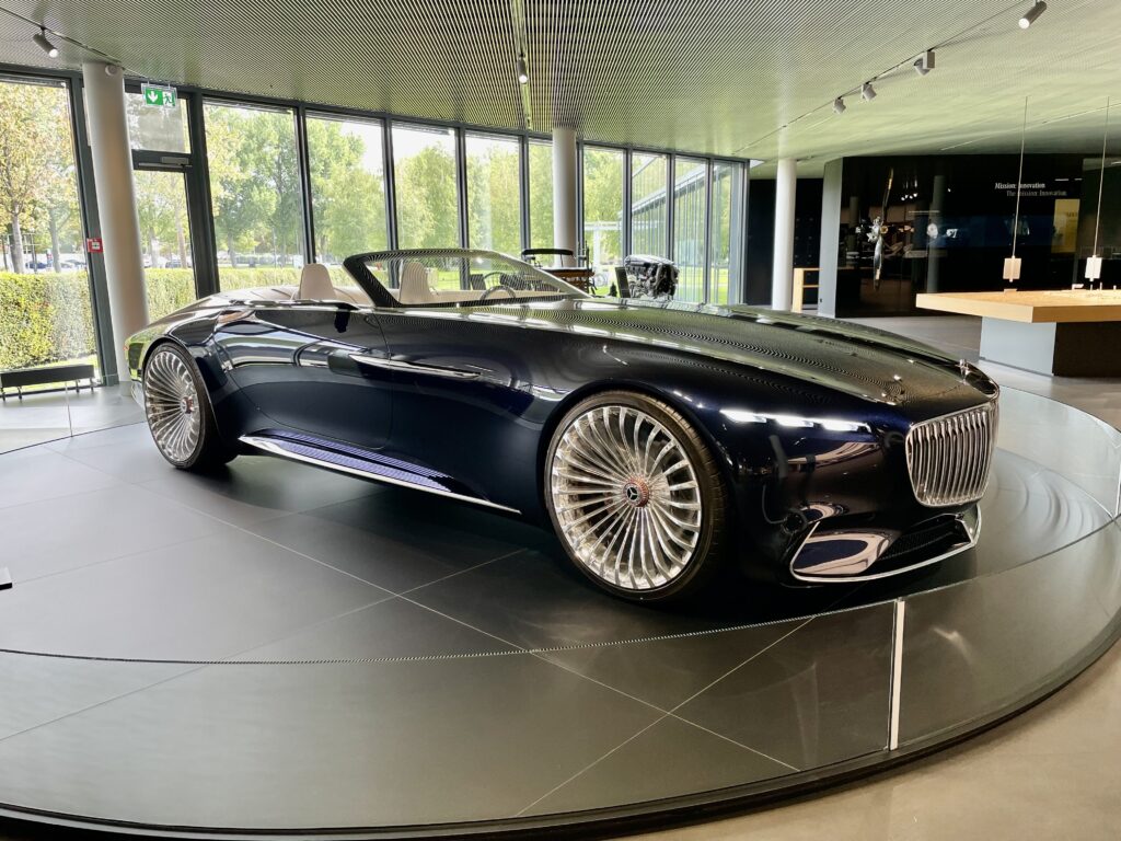 Vision Maybach 6 Cabriolet steht im Kundencenter in Sindelfingen