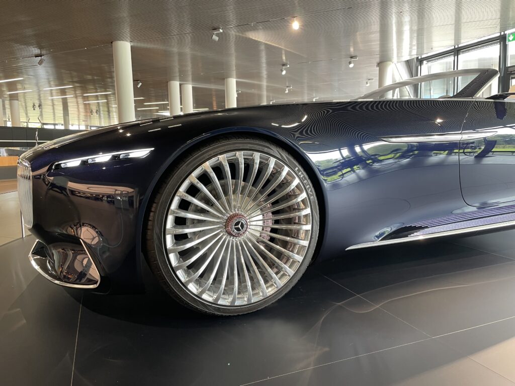 Vision Maybach 6 Cabriolet steht im Kundencenter in Sindelfingen