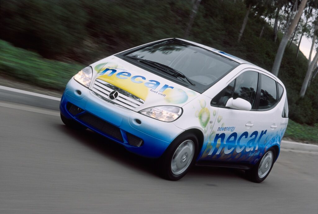 1999: Blick auf das NECAR 4 auf A-Klasse Basis