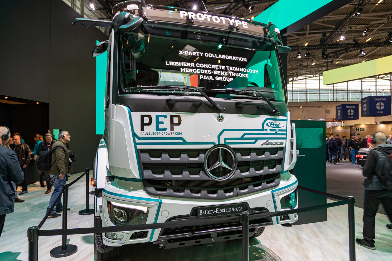 BAUMA: Mercedes-Benz zeigt "Prototype Batterie-Electric Arocs"