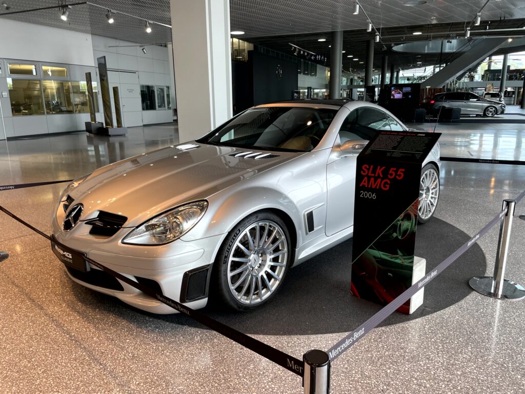 Blick auf die Sonderausstellung "55 YEARS AMG" im Museum