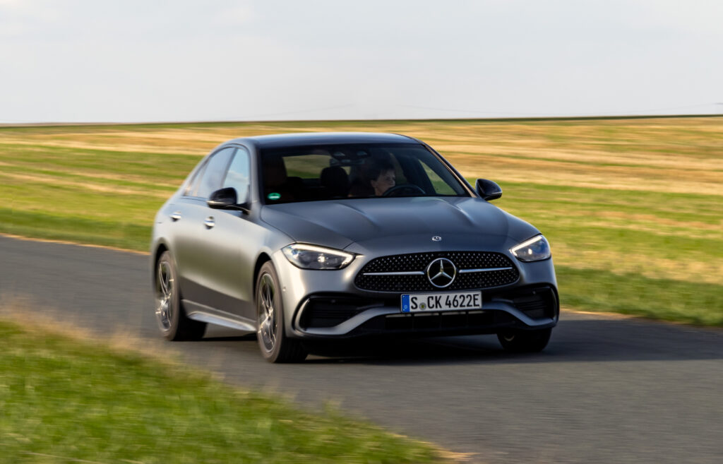 Die C 300 e Plug-In Hybrid Limousine mit 150 + 95 kW im Fahrtest