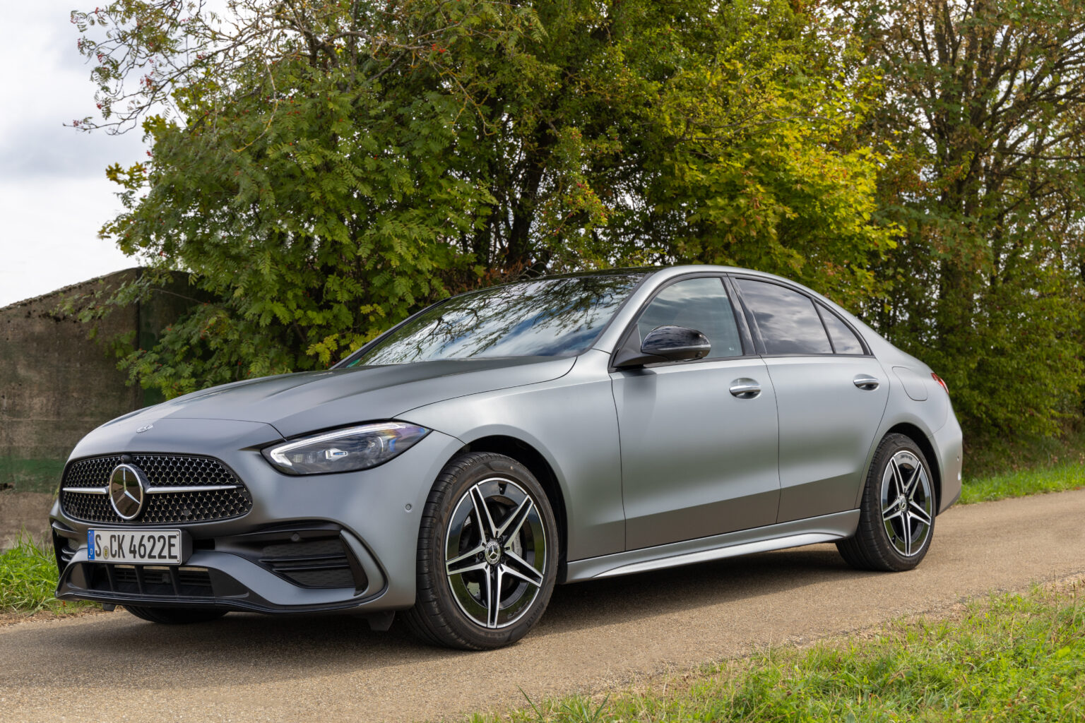 Die C 300 e Plug-In Hybrid Limousine mit 150 + 95 kW im Fahrtest