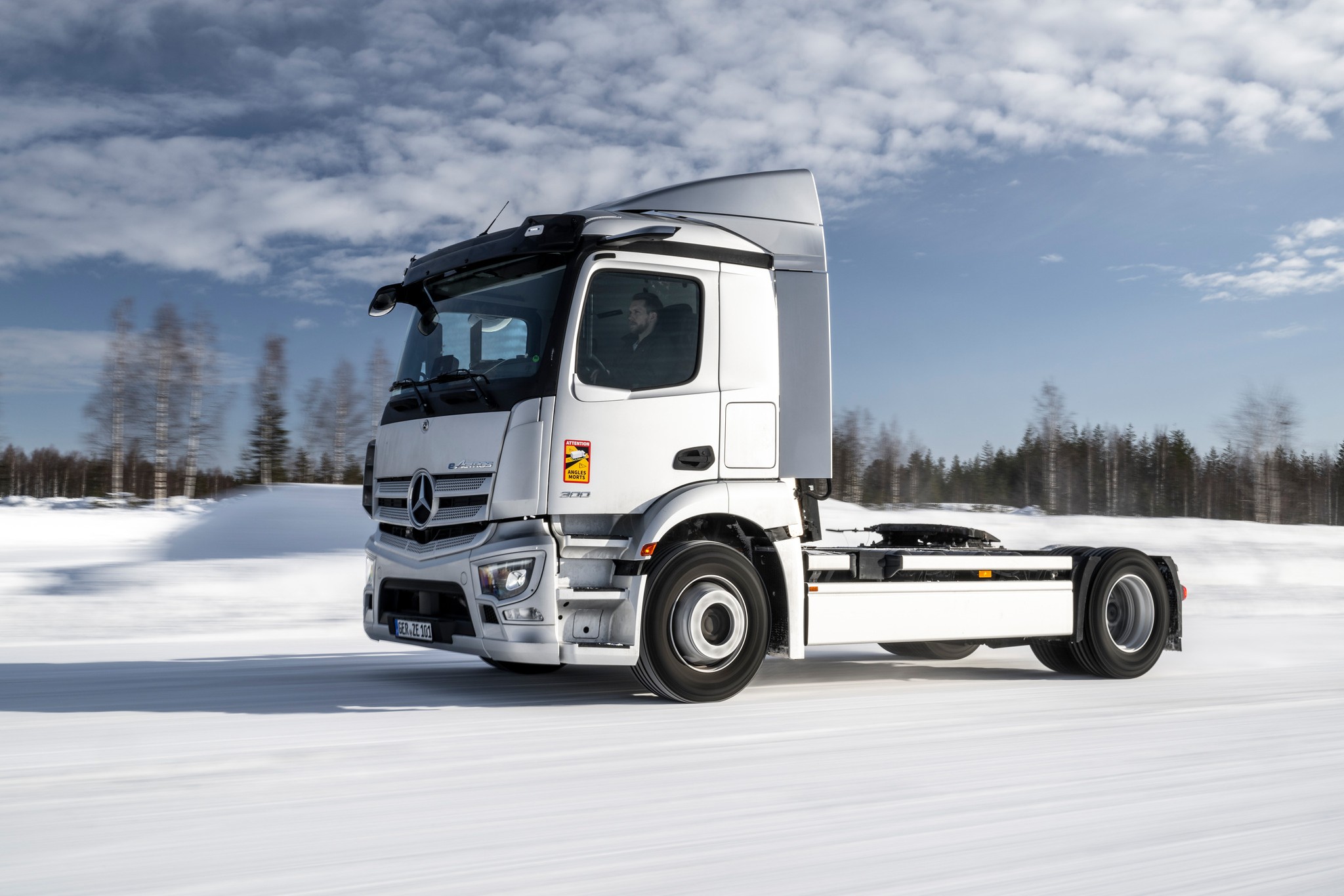 Mercedes-Benz Trucks testet in Finnland Elektro-Lkw