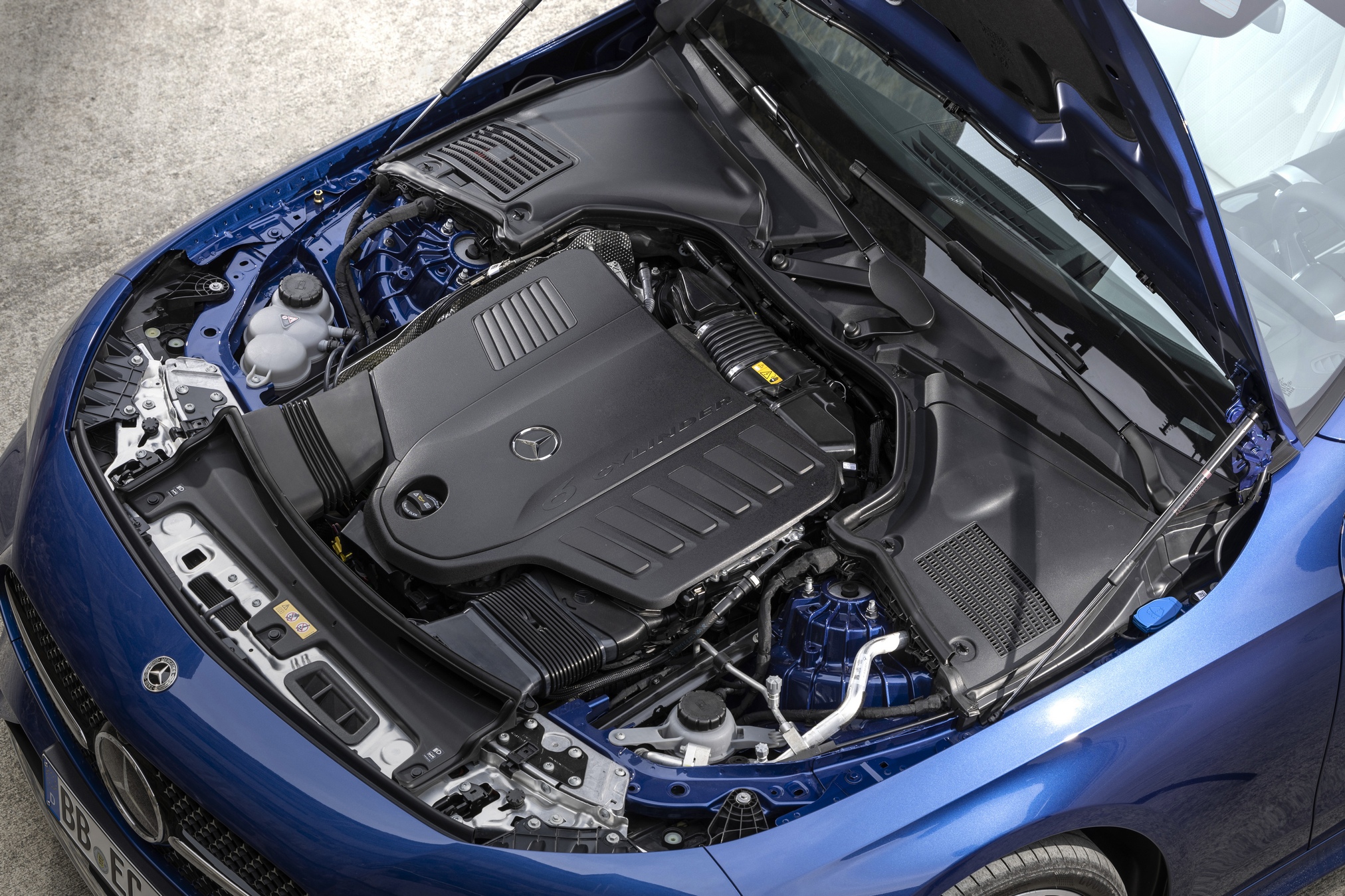 Neue Bilder des CLE 450 4MATIC in Spektralblau