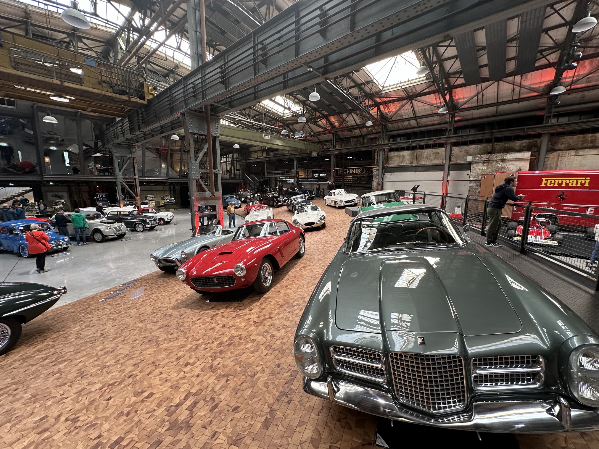 Das bietet die "Loh Collection" für Mercedes-Fans