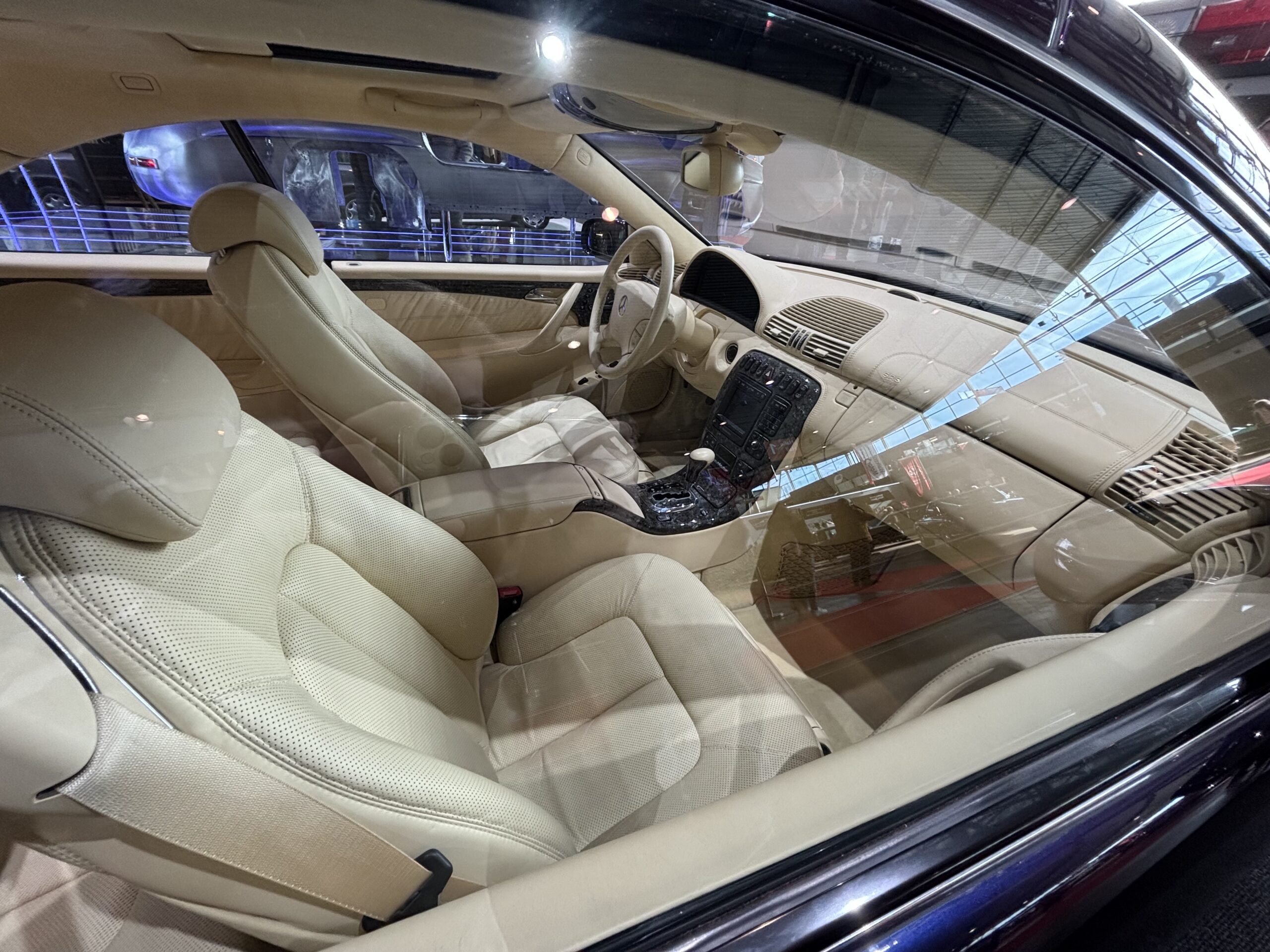 Mehrere Blicke wert: Sonderausstellung Youngtimer im Mercedes Museum ...