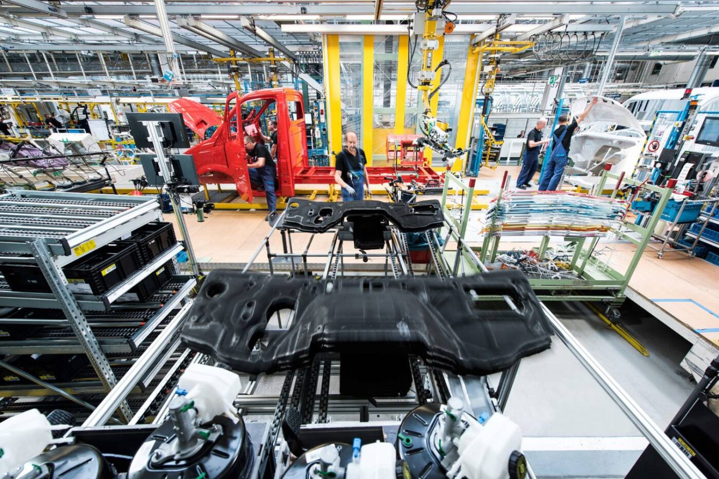 Wunderschne Tdliche Schsse Im Mercedes Werk Ebenbild