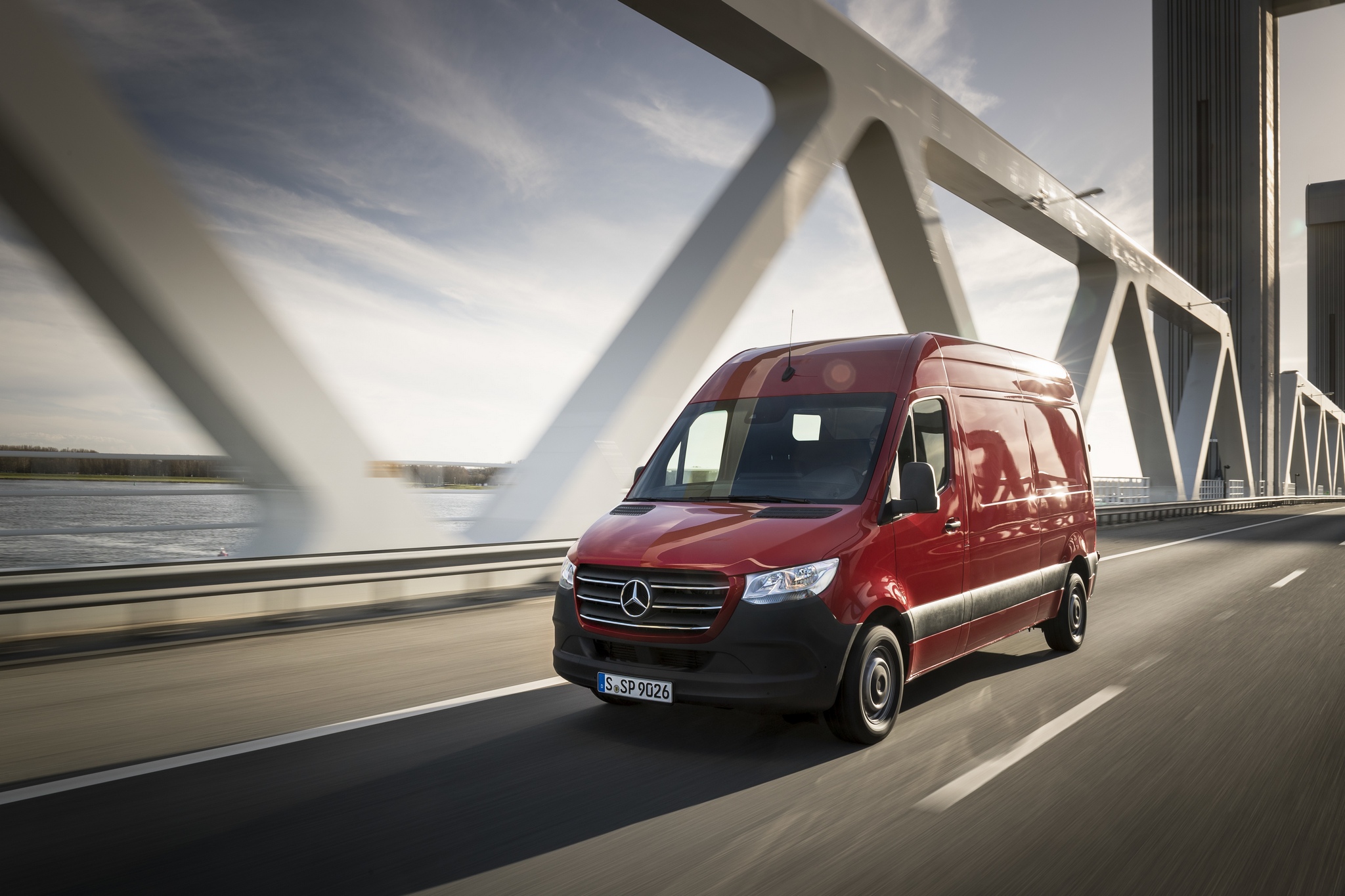 Marktstart des neuen Mercedes-Benz Sprinter in Deutschland | Mercedes ...